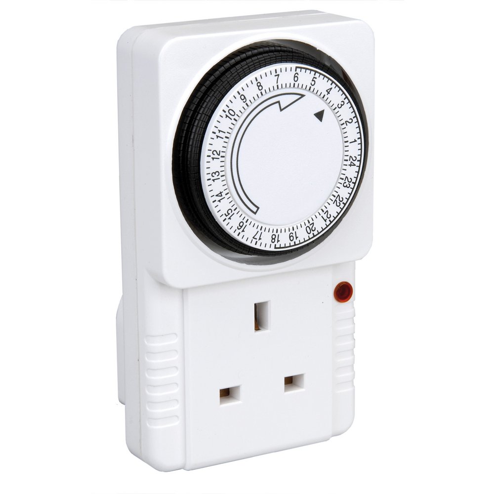 Mechanical 24 Hour Plug-in Timer